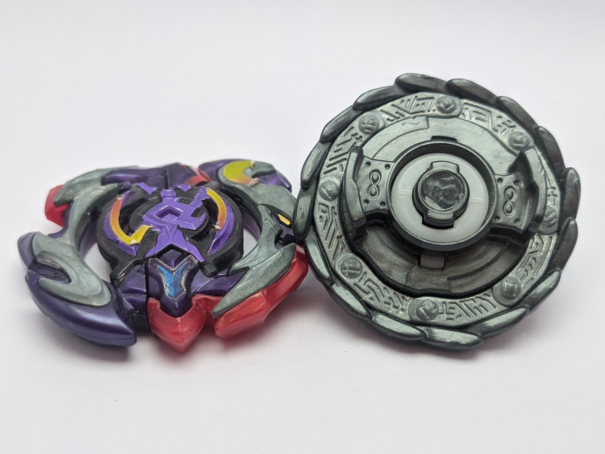 TAKARA TOMY - Right Artemis Mugen - Beyblade Burst Turbo – Red Eye Merch
