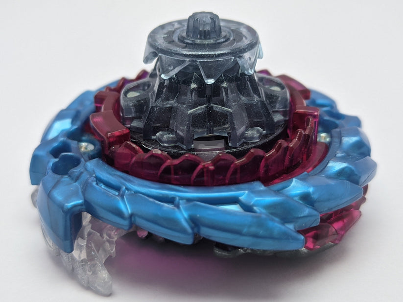 TAKARA TOMY Nightmare Luinor Beyblade Burst Evolution – Red Eye Merch