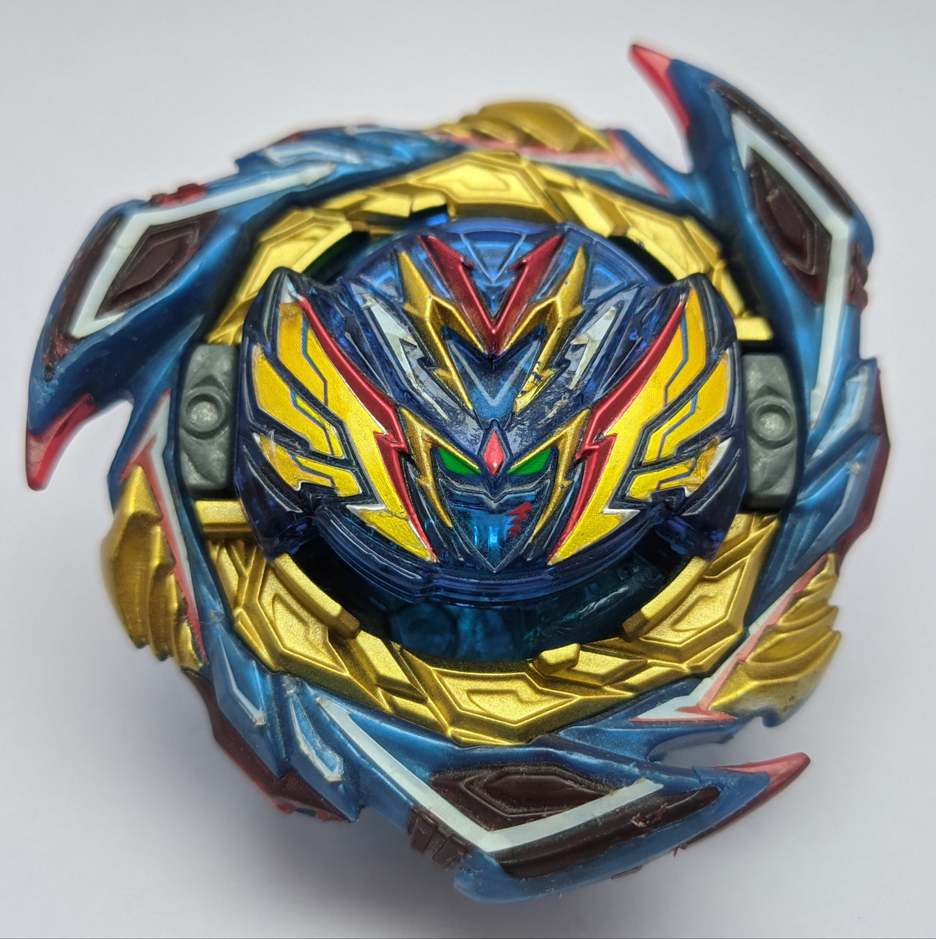 TAKARA TOMY Savior Valkyrie Beyblade Burst - Red Eye Merch