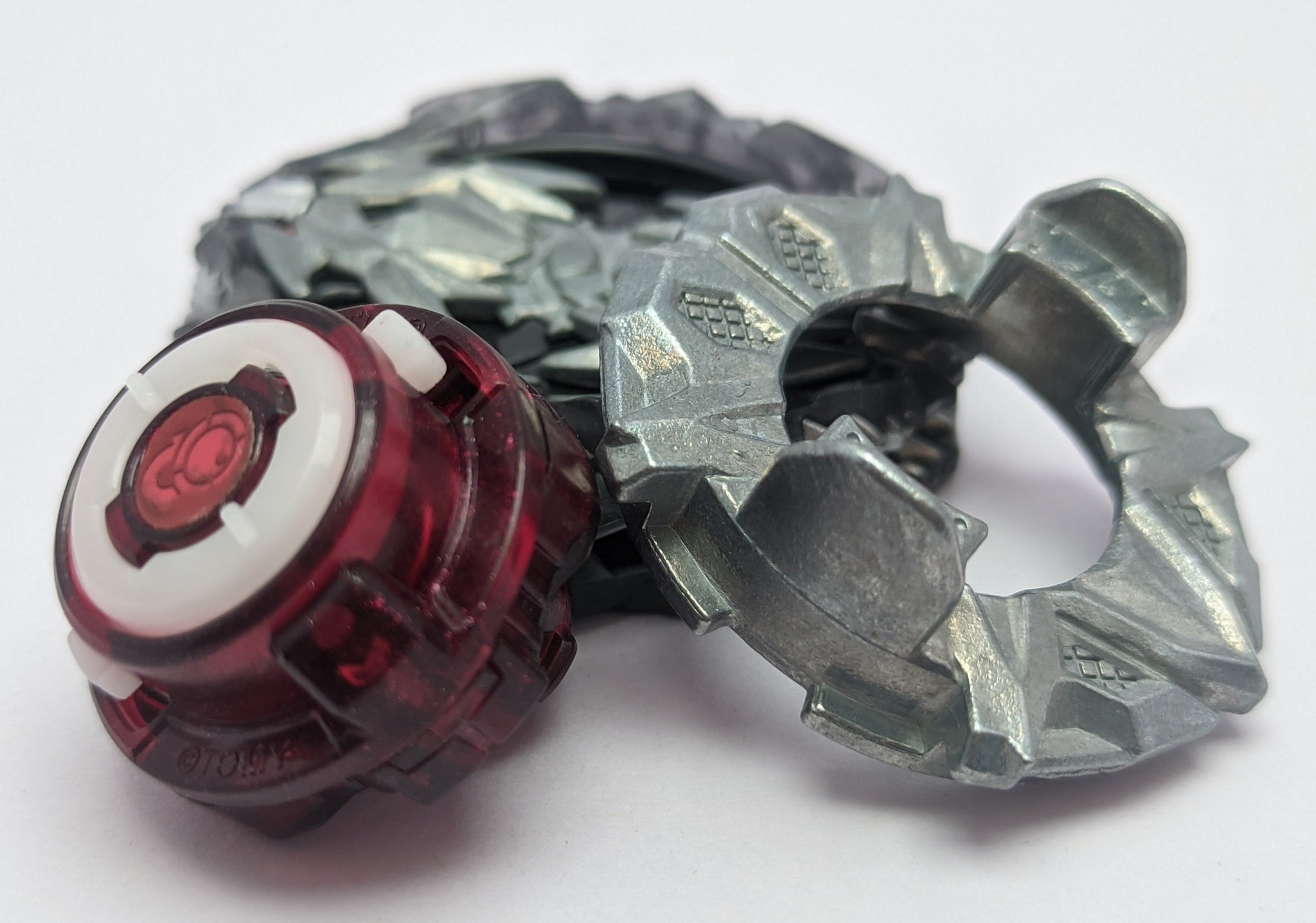TAKARA TOMY Vise Leopard Beyblade Burst - Red Eye Merch