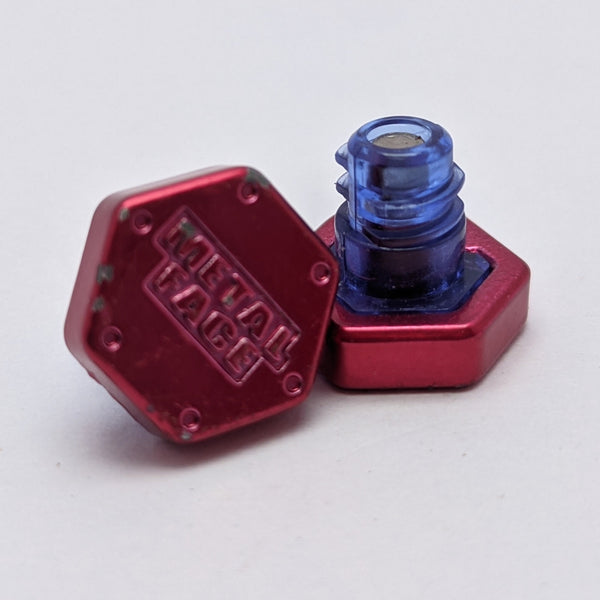 TAKARA TOMY Metal Face Bolt Beyblade Metal Fusion – Red Eye Merch